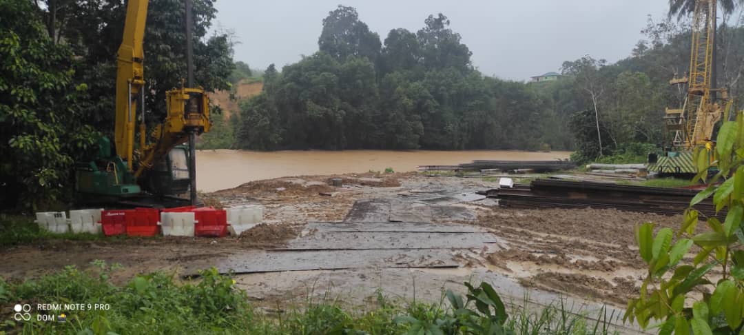 Jambatan Sungai Nibong, Kuala Balah, Jeli, Kelantan.