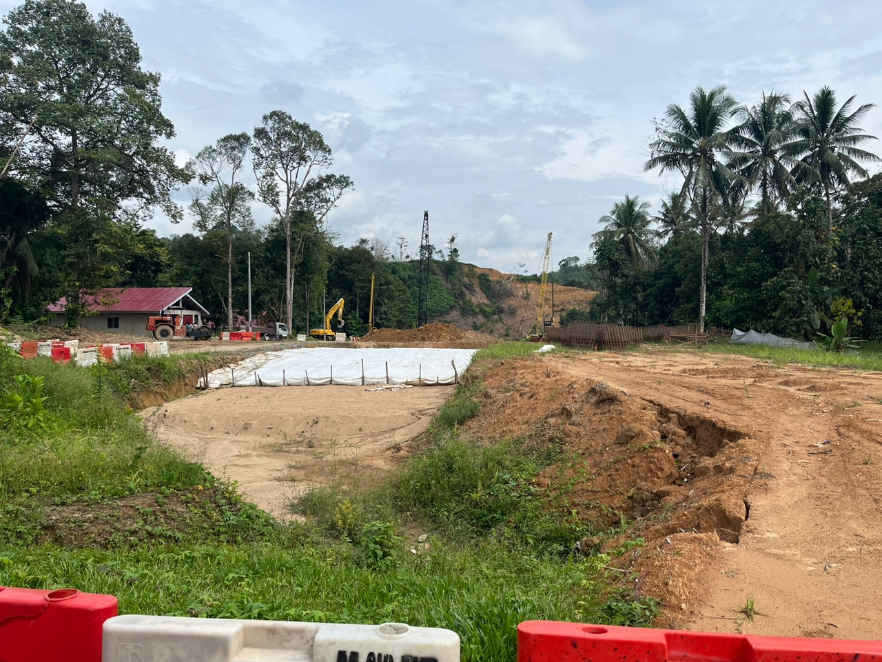 Jambatan Sungai Nibong, Kuala Balah, Jeli, Kelantan.