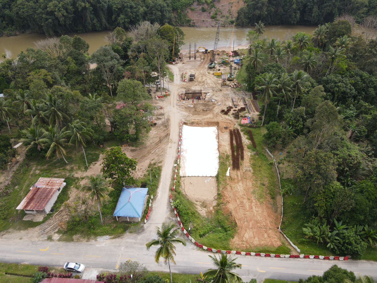 Jambatan Sungai Nibong, Kuala Balah, Jeli, Kelantan.